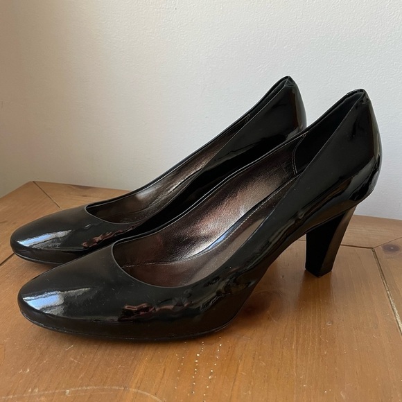 Coach | Shoes | Coach Womens Sheri Black Patent Leather Pumps Classic ...